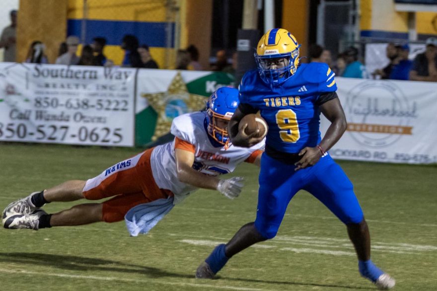 Chipley Tigers Host Vernon Yellowjackets Football – Chipley Bugle